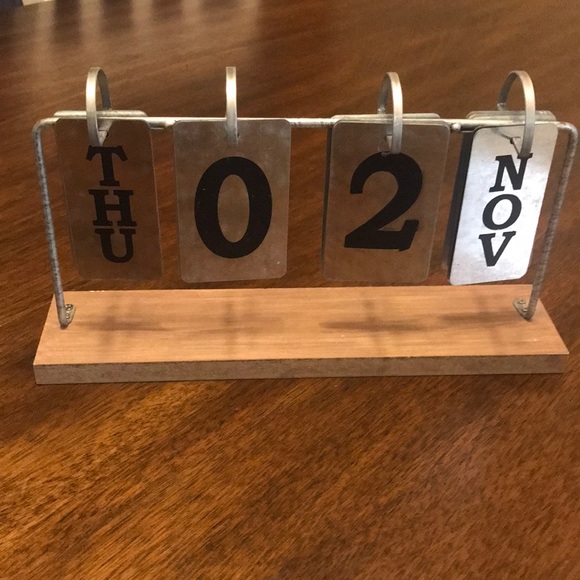Accents | Perpetual Farmhouse Calendar | Poshmark